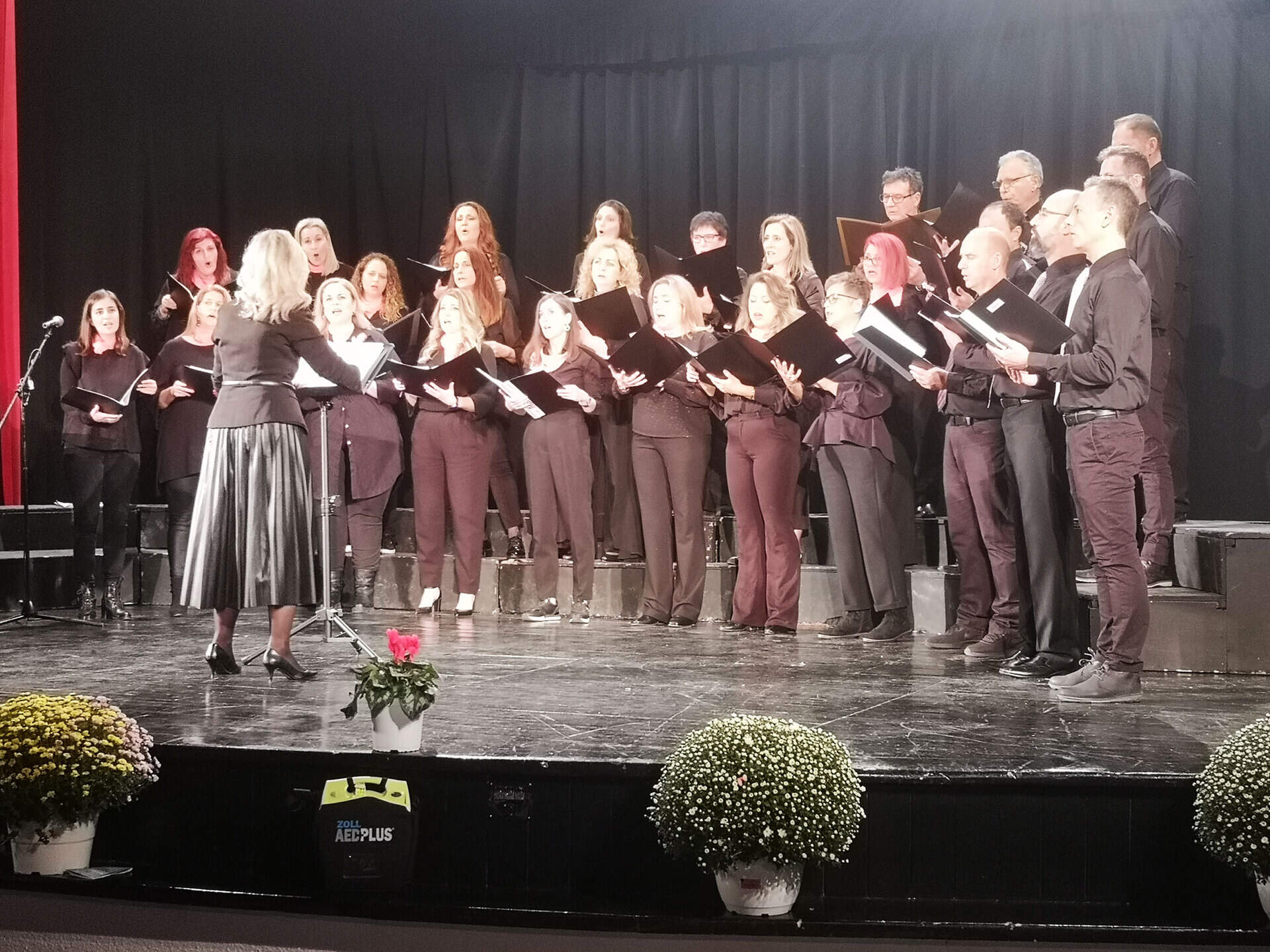 ΜΟΥΣΙΚΗ ΑΠΟΛΑΥΣΗ ΤΟ 11ο ΧΟΡΩΔΙΑΚΟ ΦΕΣΤΙΒΑΛ 'ΑΓΓΕΛΜΑ ΕΛΕΥΘΕΡΙΑΣ΄ ΤΟΥ ...