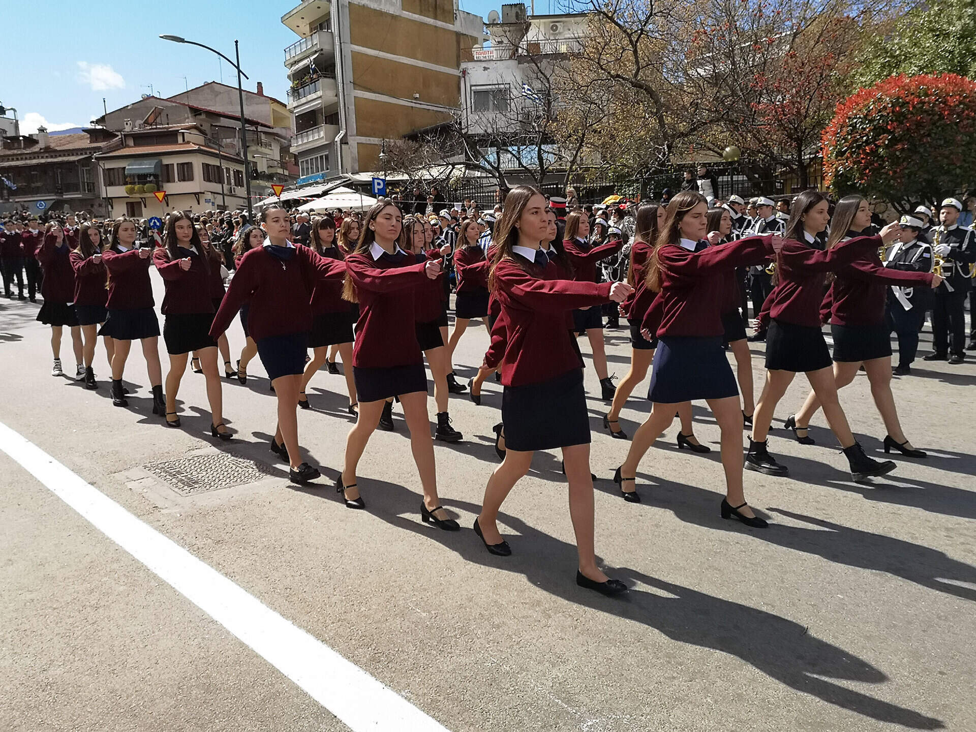 ΠΑΡΗΛΑΣΑΝ ΠΕΡΗΦΑΝΑ ΤΑ ΝΙΑΤΑ ΜΑΣ ΓΙΑ ΤΗΝ 25Η ΜΑΡΤΙΟΥ - ΒΙΝΤΕΟ