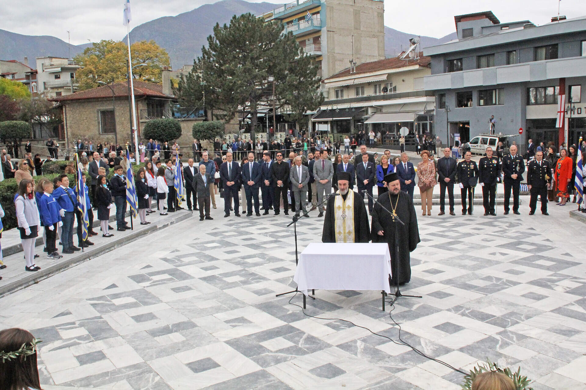 Κατάθεση στεφάνων στο Ηρώο - Βίντεο