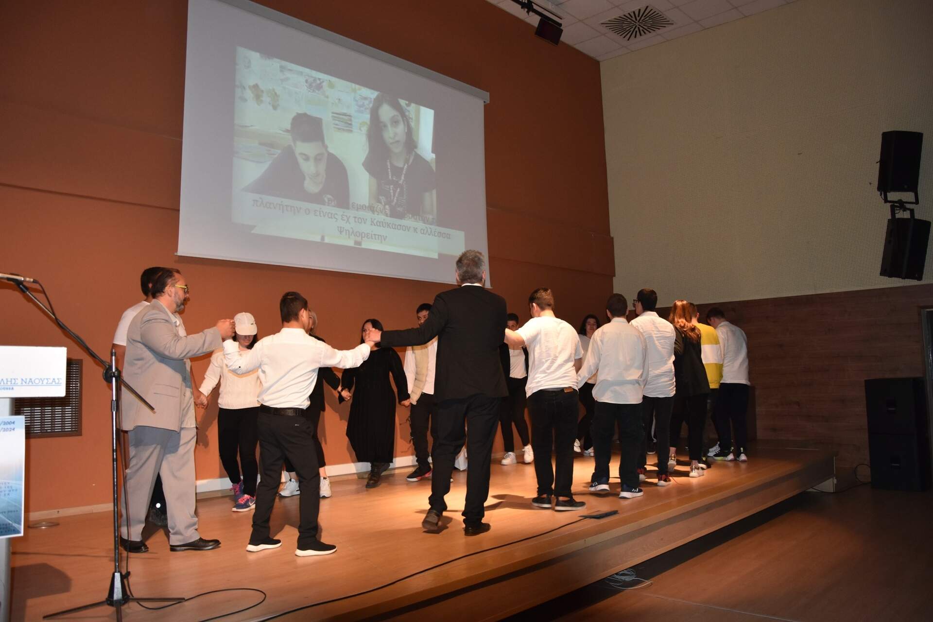 Τα 20χρονα του Εεεεκ Νάουσας σε κλίμα συγκίνησης, ανθρωπιάς αλλά και ...