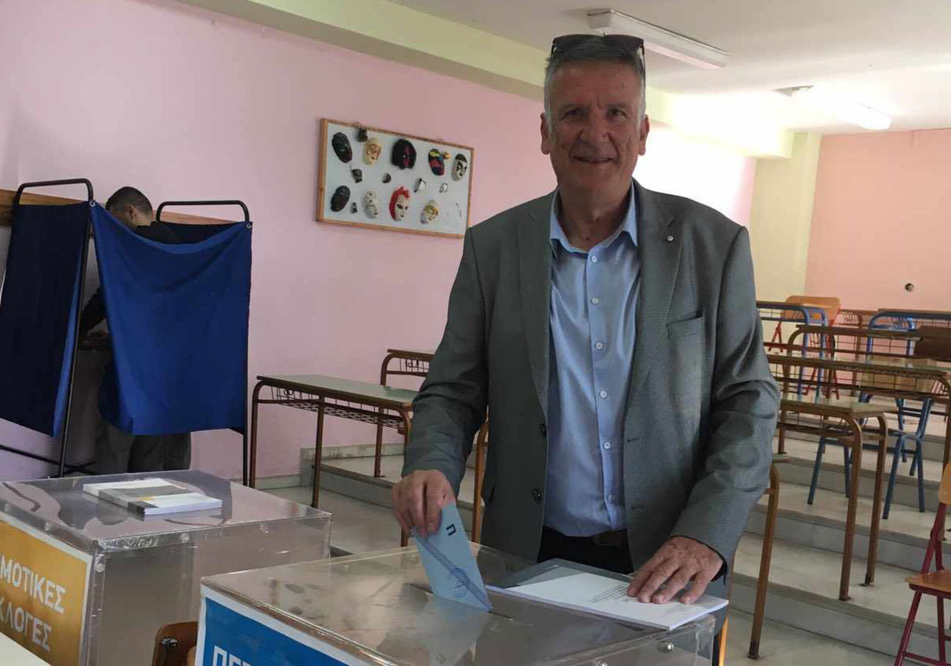 ΜΑΡΚΟΒΙΤΗΣ: ΕΠΙΤΕΛΟΥΣ Ο ΔΗΜΟΣ ΜΑΣ ΘΑ ΑΡΧΙΣΕΙ ΝΑ ΧΑΜΟΓΕΛΑ - ΒΙΝΤΕΟ