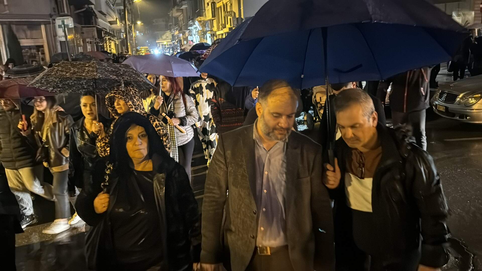 ΟΥΤΕ Η ΒΡΟΧΗ ΠΤΟΗΣΕ ΤΟΥΣ ΧΟΡΕΥΤΕΣ ΣΤΗΝ ΕΝΑΡΞΗ ΤΗΣ ΑΠΟΚΡΙΑΣ ΣΤΗ ΝΑΟΥΣΑ ...