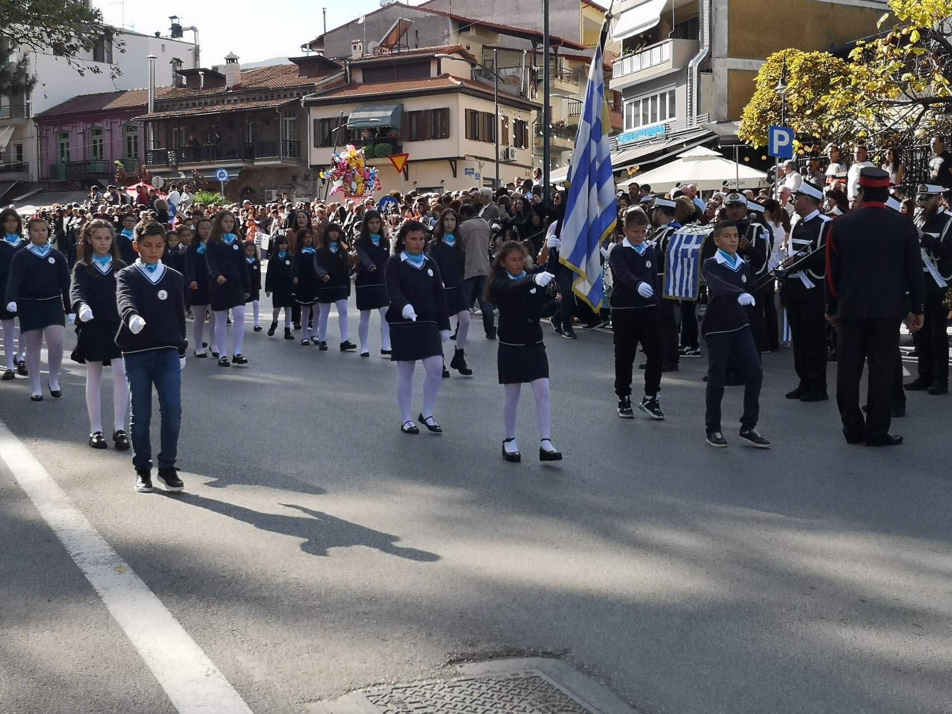 Η ΠΑΡΕΛΑΣΗ ΤΗΣ 28ΗΣ ΟΚΤΩΒΡΙΟΥ ΣΤΗ ΝΑΟΥΣA - ΒΙΝΤΕΟ
