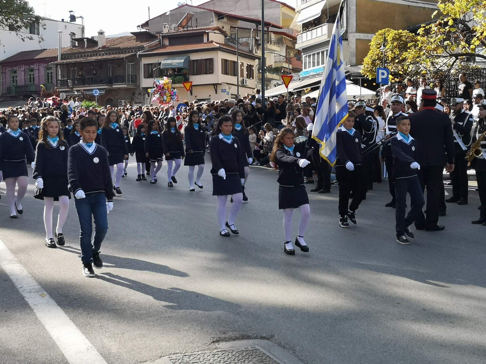 Η ΠΑΡΕΛΑΣΗ ΤΗΣ 28ΗΣ ΟΚΤΩΒΡΙΟΥ ΣΤΗ ΝΑΟΥΣA - ΒΙΝΤΕΟ