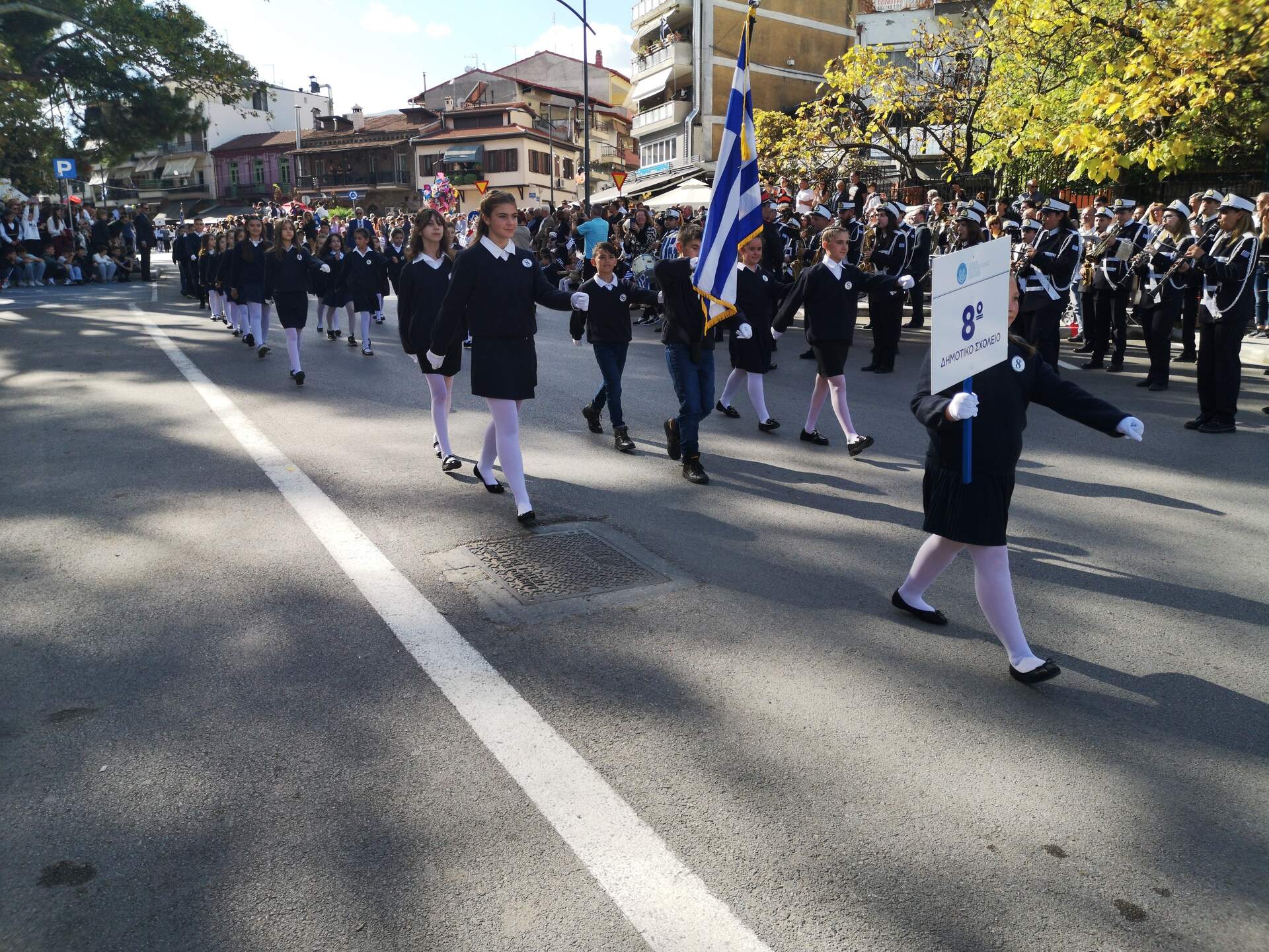 Η ΠΑΡΕΛΑΣΗ ΤΗΣ 28ΗΣ ΟΚΤΩΒΡΙΟΥ ΣΤΗ ΝΑΟΥΣA - ΒΙΝΤΕΟ