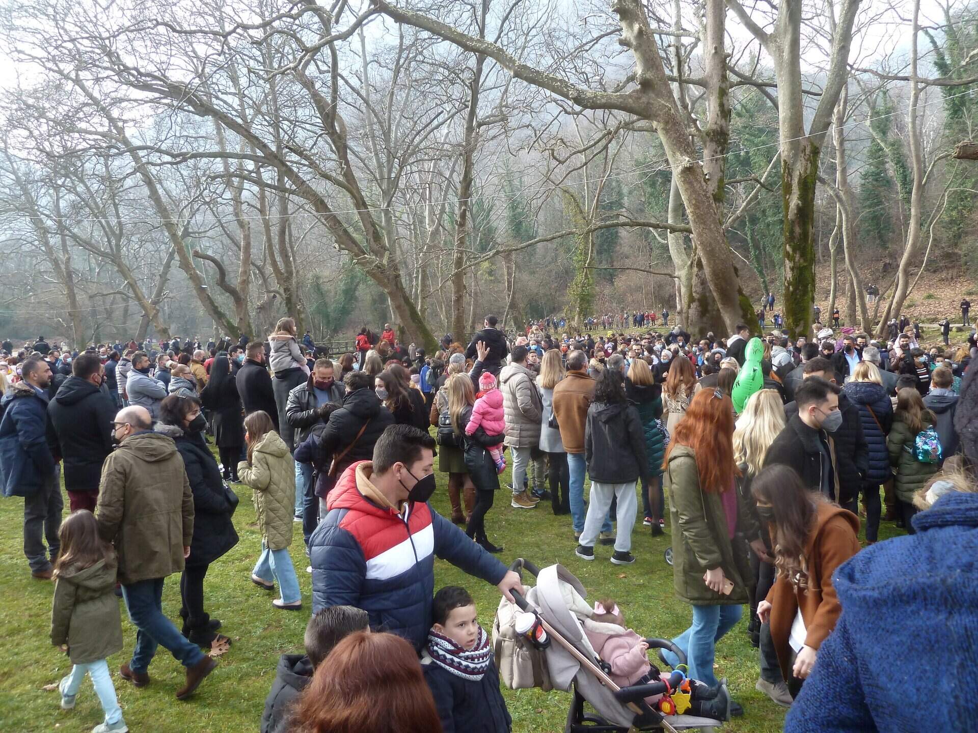 'ΠΛΗΜΜΥΡΙΣΕ' Ο ΑΓ. ΝΙΚΟΛΑΟΣ ΣΤΗ ΝΑΟΥΣΑ ΓΙΑ ΤΟΝ ΑΓΙΑΣΜΟ ΤΩΝ ΥΔΑΤΩΝ ...