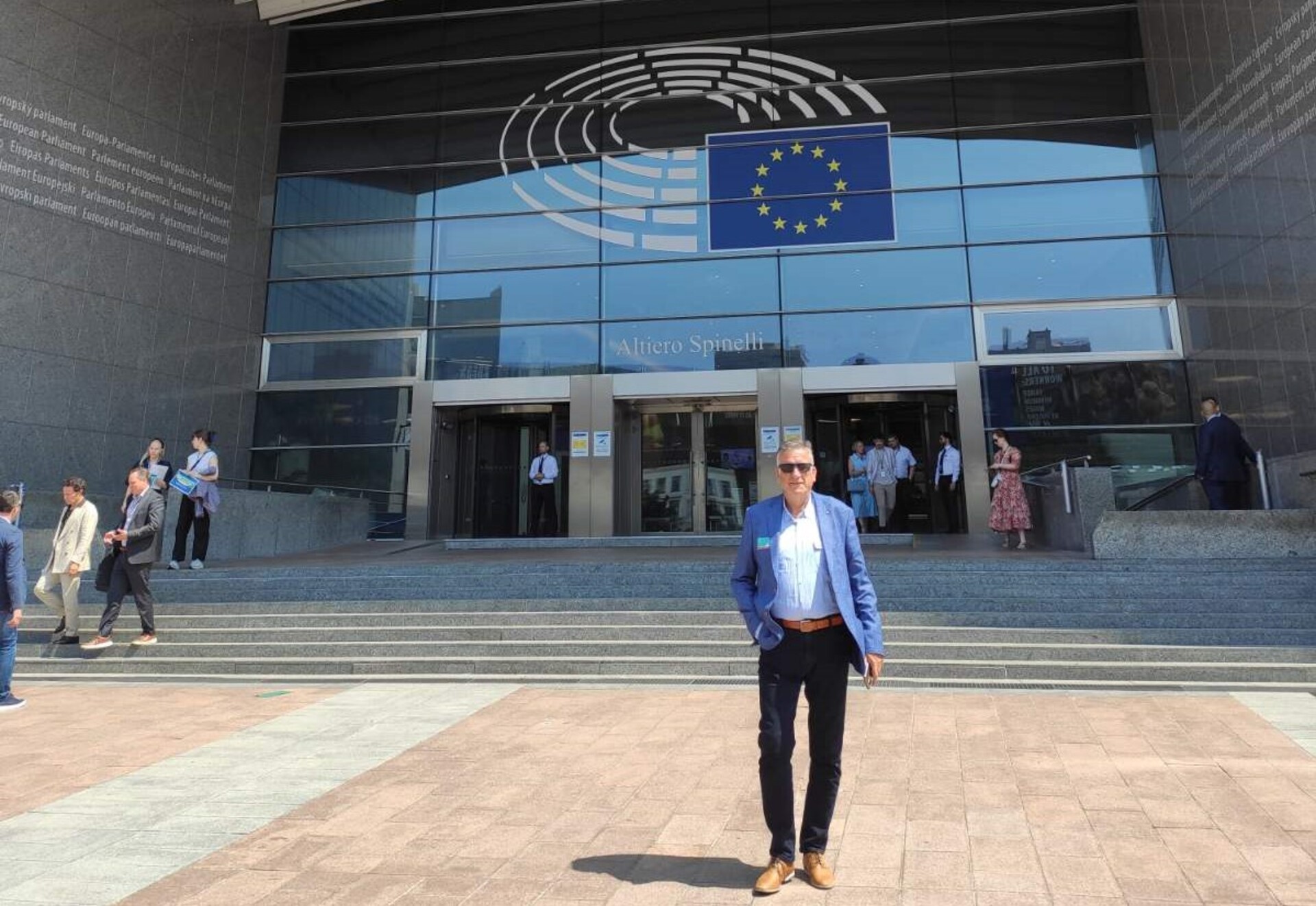 ΤΑ ΣΥΝΑΙΣΘΗΜΑΤΑ ΑΠΟ ΤΙΣ ΒΡΥΞΕΛΛΕΣ ΓΙΑ ΜΙΑ ΣΥΝΑΝΤΗΣΗ ΠΟΥ ΕΠΡΕΠΕ ΝΑ ΕΙΧΕ ...