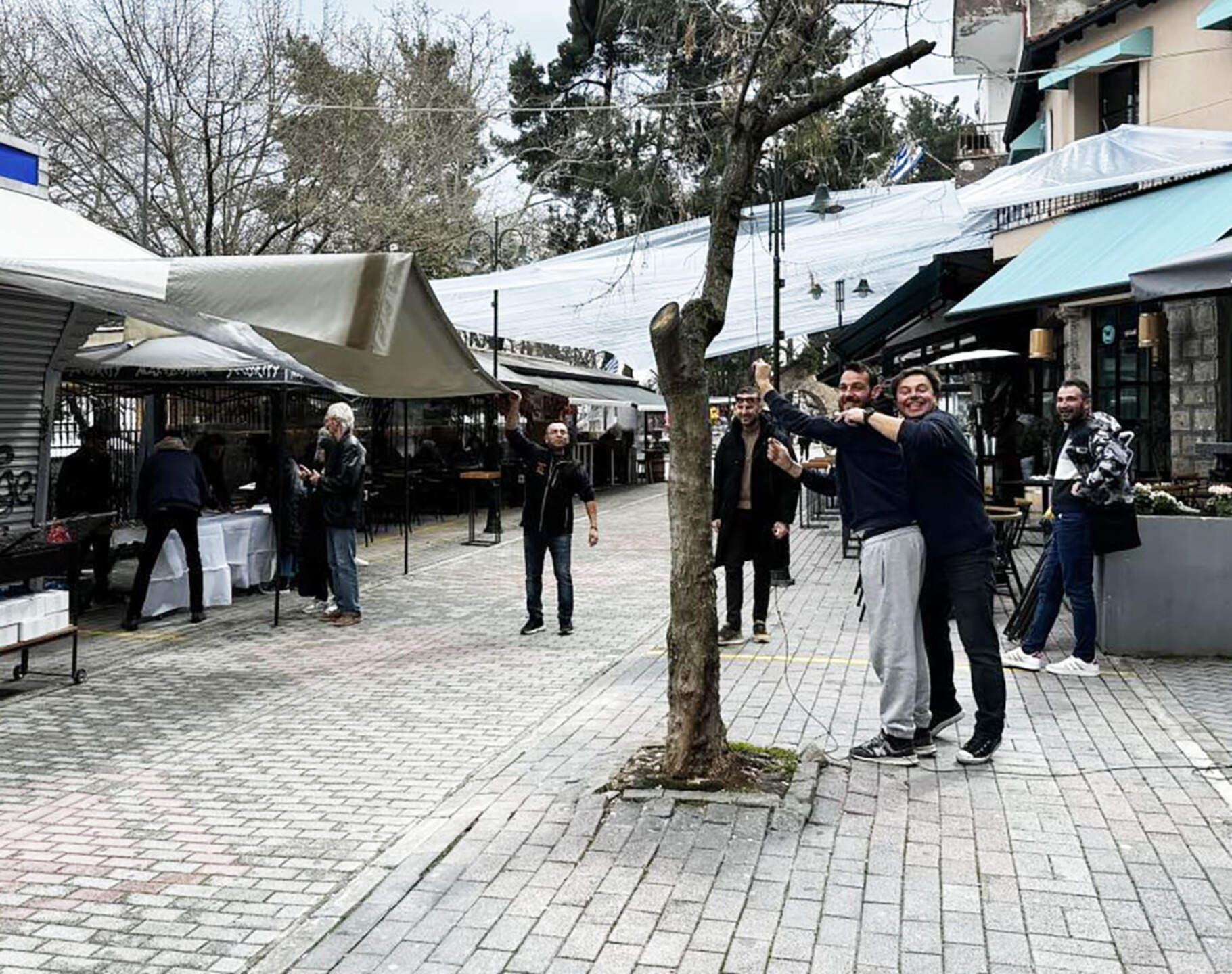 ΦΟΥΛ ΟΙ ΜΗΧΑΝΕΣ ΣΤΗ ΝΑΟΥΣΑ ΓΙΑ ΤΗΝ ΤΣΙΚΝΟΠΕΜΠΤΗ!