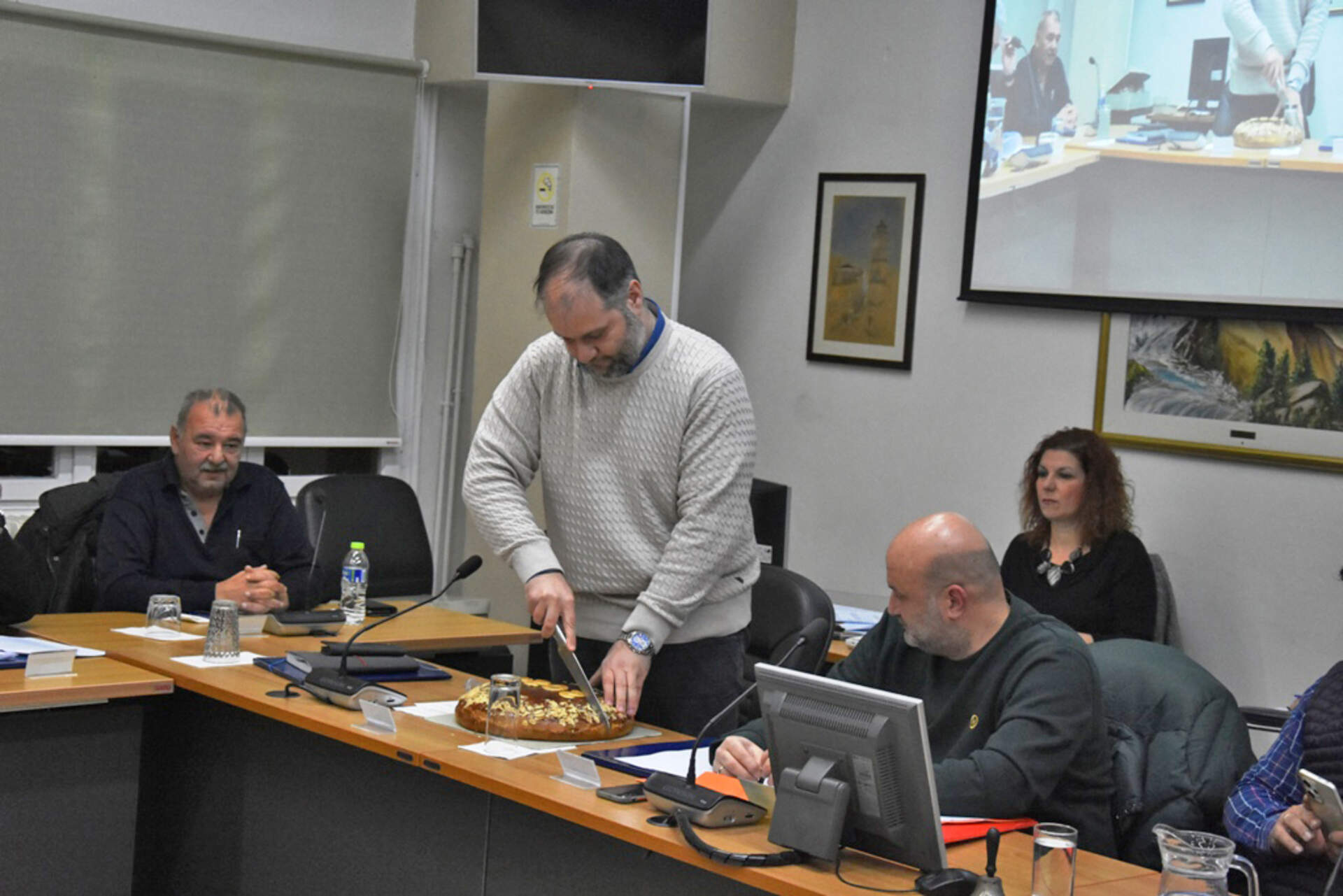 Η κοπή βασιλόπιτας του Δημοτικού Συμβουλίου Νάουσας